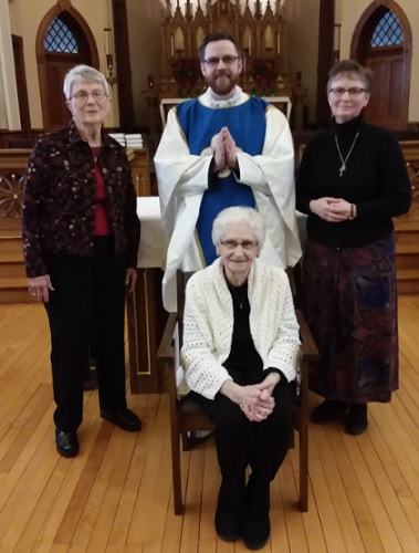 New Shrine Vestments Blessed – Mercer County Outlook