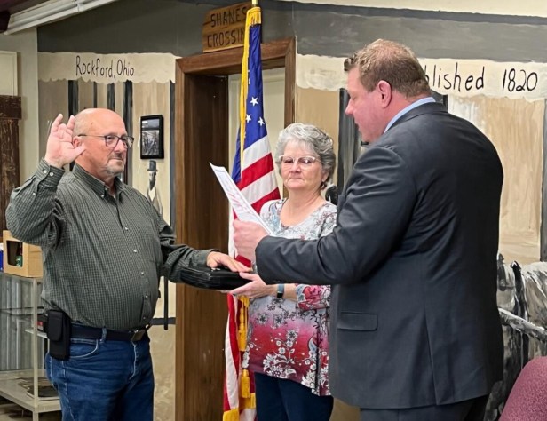 Searight Sworn In As Mayor of Rockford – Mercer County Outlook