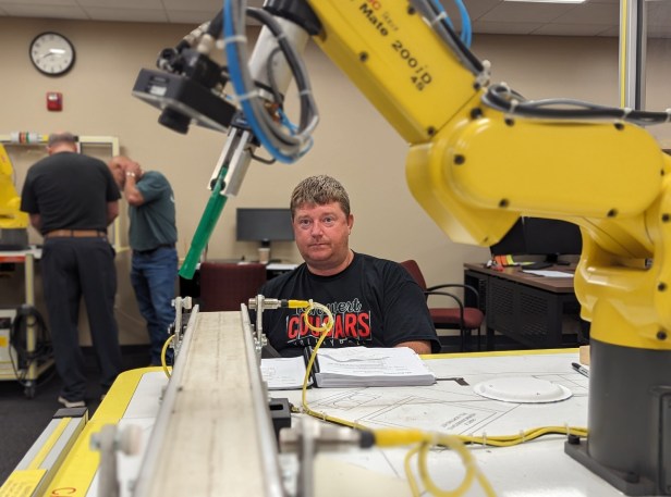 Vantage Career Center Launches FANUC Robot Certification Program ...